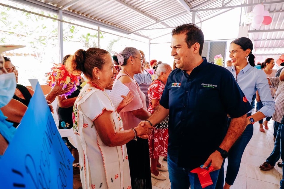 Presidente Jorge Sánchez Allec inaugura calle pavimentada y CDC en ...