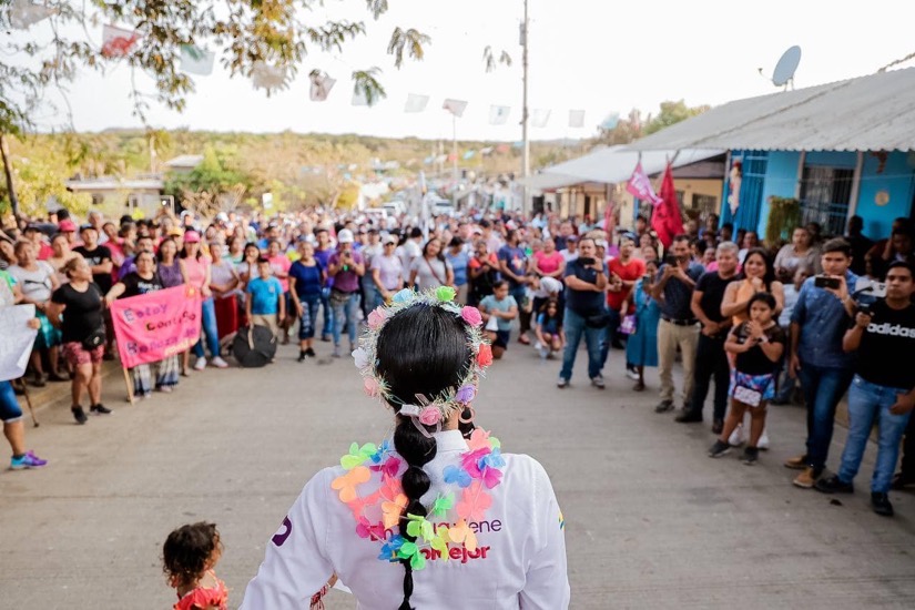 Liz Tapia recibe apoyo contundente en fraccionamientos de Zihuatanejo